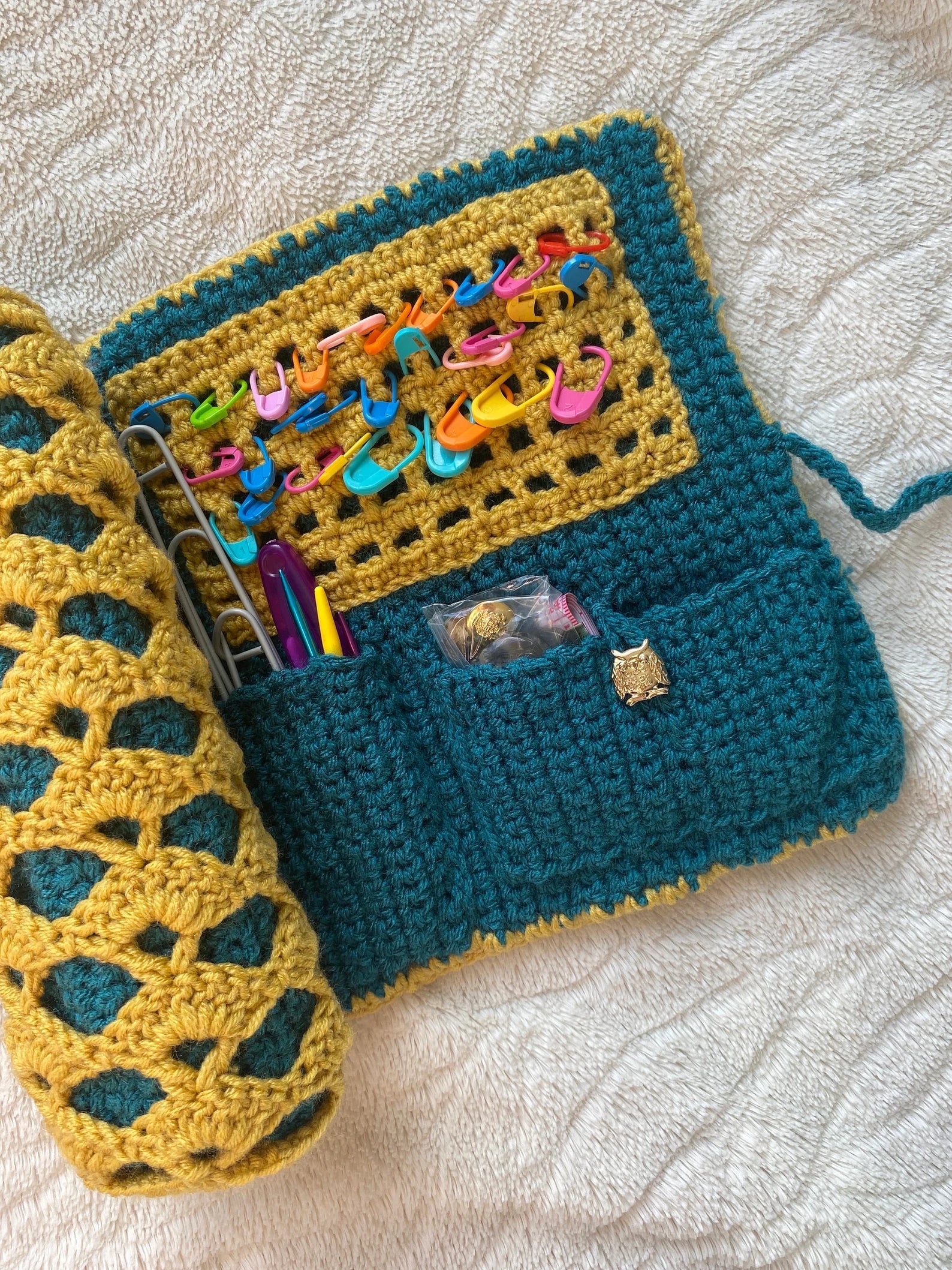 'Cro-Shell Hook Caddy' – CraftyChance™